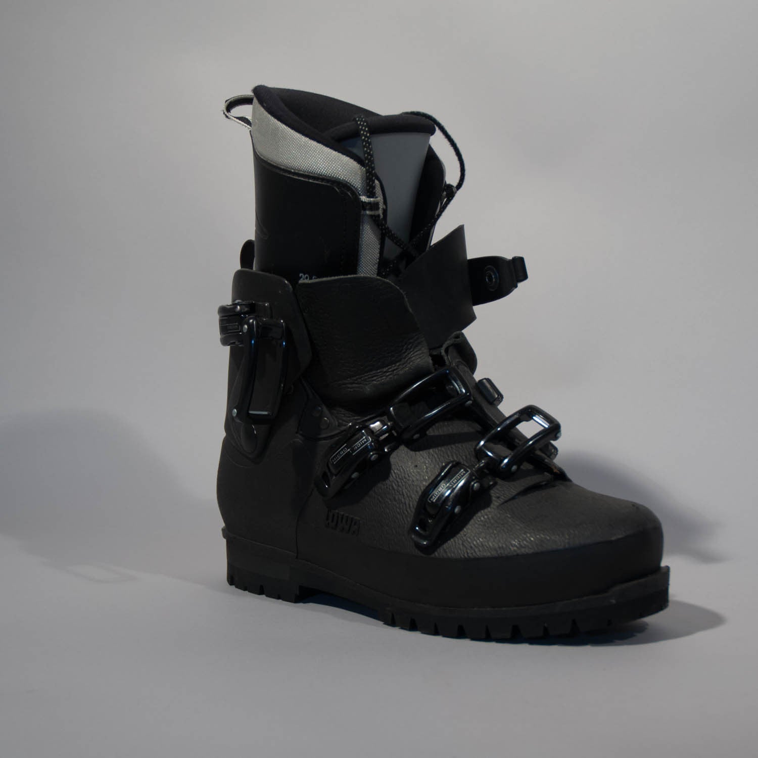 Lowa Plastic Boots | Removable padded liner. – DAS Outdoors